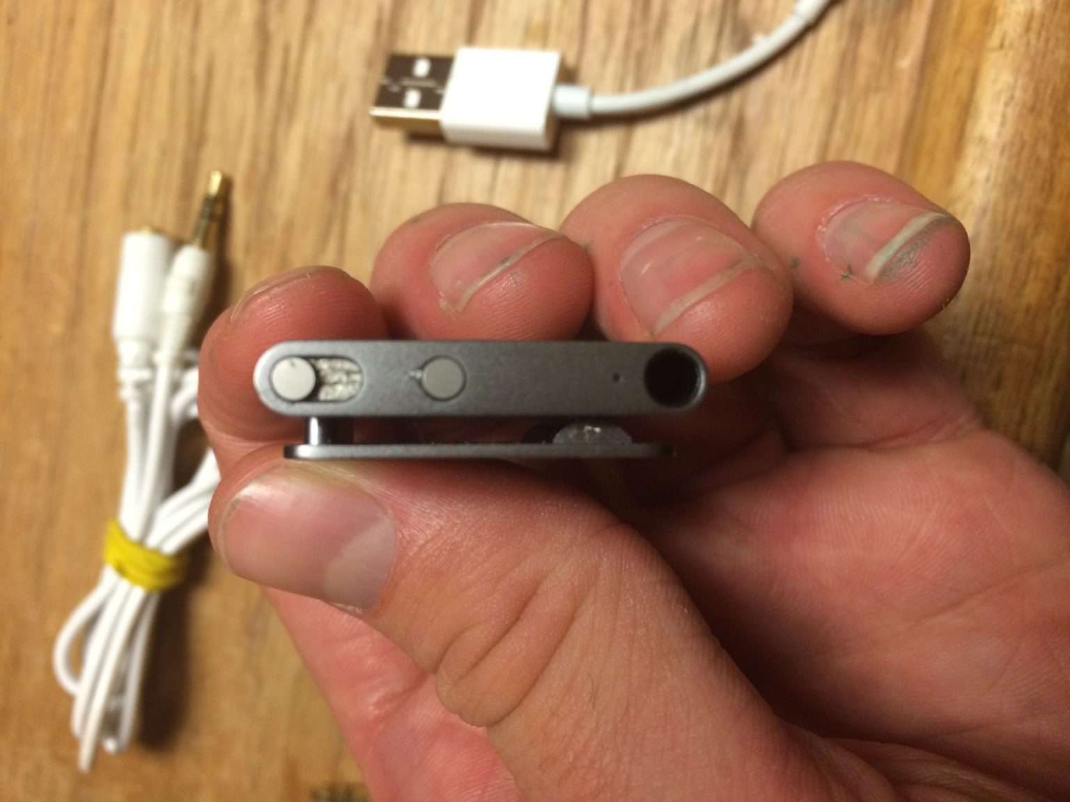 Review: Underwater Audio Waterproof iPod Shuffle - FeedTheHabit.com